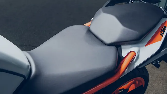 KTM 160 Duke Price - Mileage, Images, Colours | BikeWale