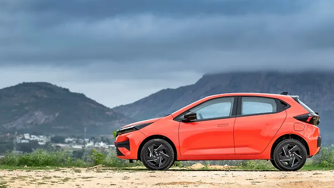 Altroz Pure Diesel 5MT on road Price | Tata Altroz Pure Diesel 5MT Features & Specs