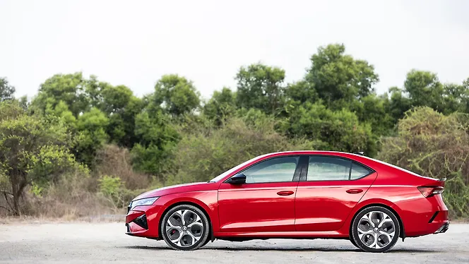 Skoda Octavia RS Price - Images, Colours & Reviews - CarWale