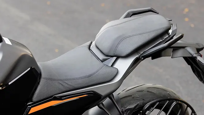 KTM 390 Duke Price - Mileage, Images, Colours | BikeWale