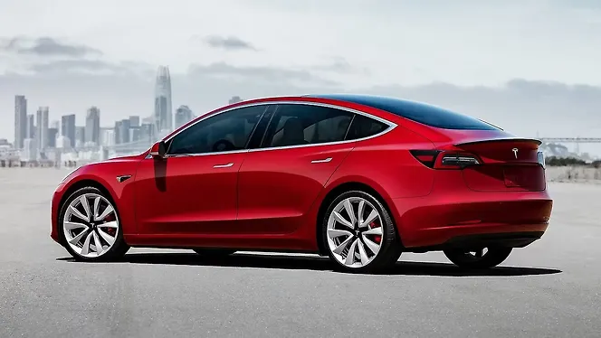 Model 3 Rear-Wheel Drive on road Price | Tesla Model 3 Rear-Wheel Drive ...