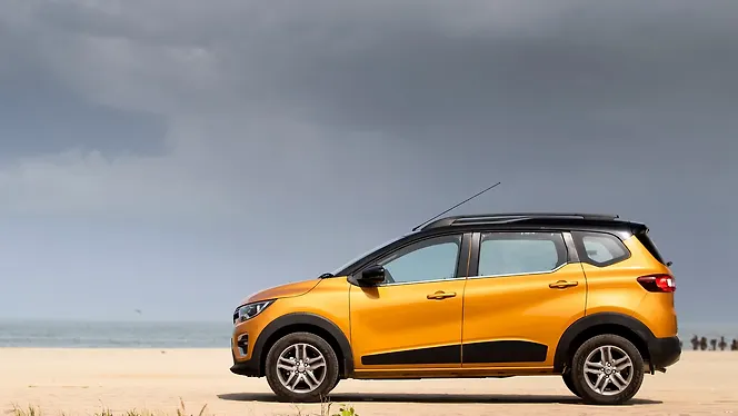 Discontinued Triber [2019-2023] RXT on road Price | Renault Triber ...