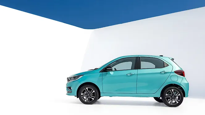 Tiago XZ Plus on road Price | Tata Tiago XZ Plus Features & Specs