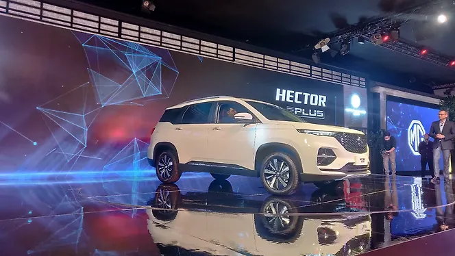 MG Hector Plus Price in India - Launch date, News & Reviews - CarWale