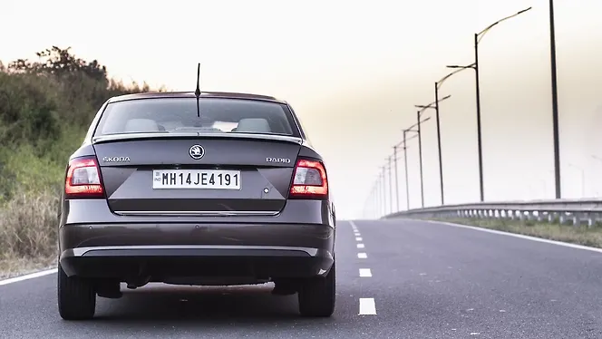 Skoda Rapid TSI - Images, Colors & Reviews - CarWale