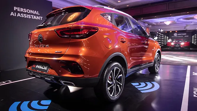 Astor Smart MT Black Storm on road Price | MG Astor Smart MT Black ...