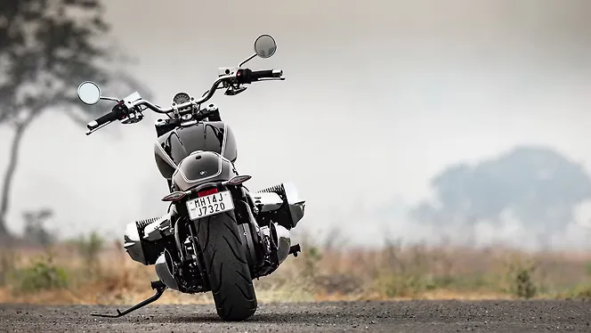 BMW R18 Price - Mileage, Images, Colours | BikeWale