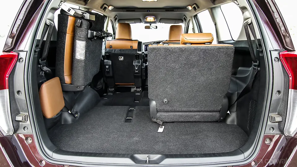 Toyota Innova Crysta Interior Image, Toyota Innova Crysta Photo - CarWale