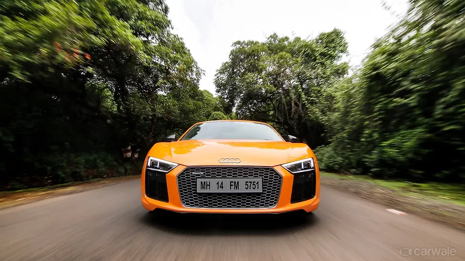Audi R8 Front View Image, Audi R8 Photo - CarWale